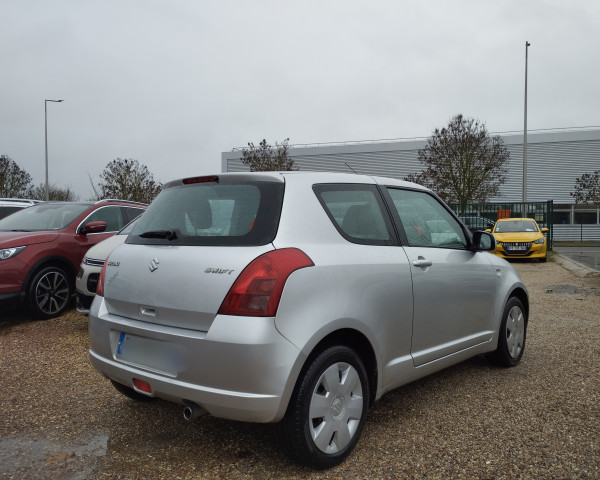 Suzuki Suzuki Swift - II 1.3 DDiS GL 3p