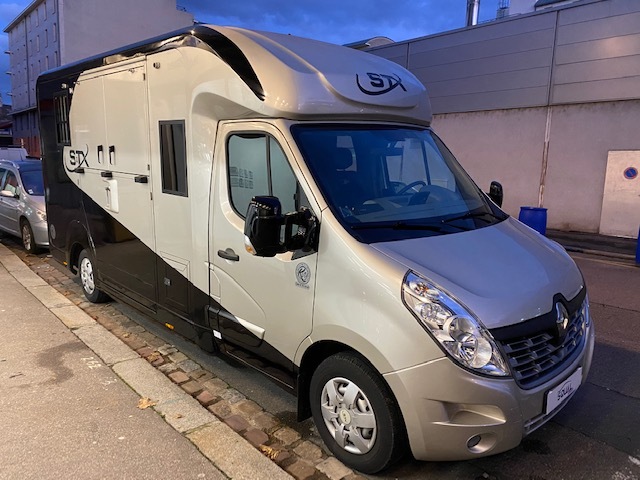 Renault Renault Master - HORSEBOX 2 CHEVAUX STX 5 PLACES